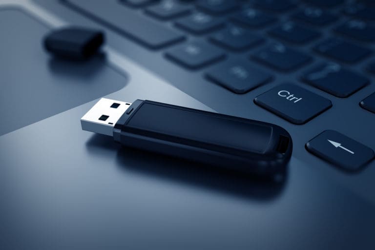 USB flash drives and their cybersecurity dangers