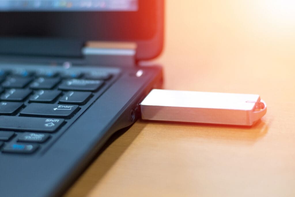 Beware! USB drop attacks persist