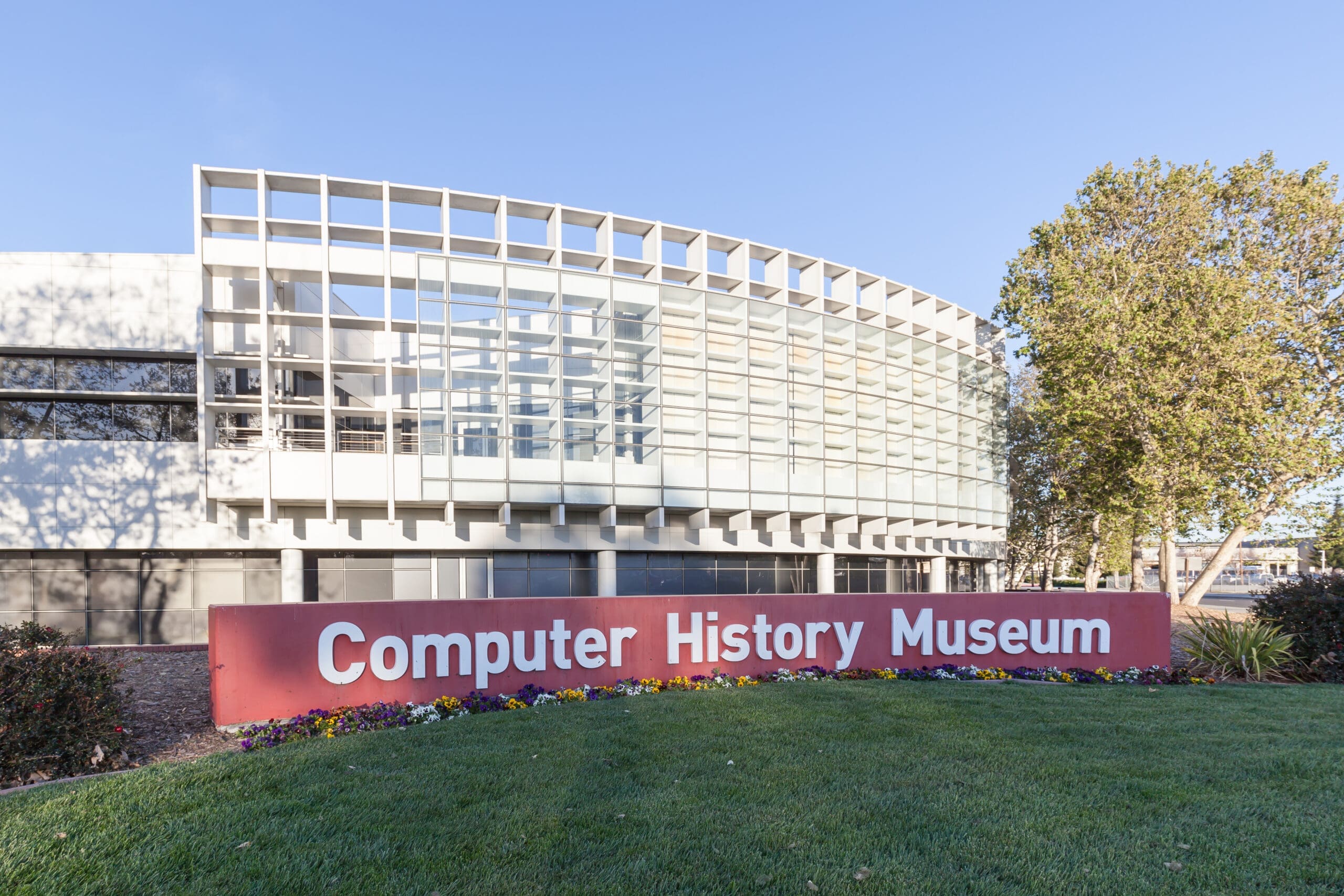 Pioneers in Tech: Logging birthday greetings to Gordon Bell