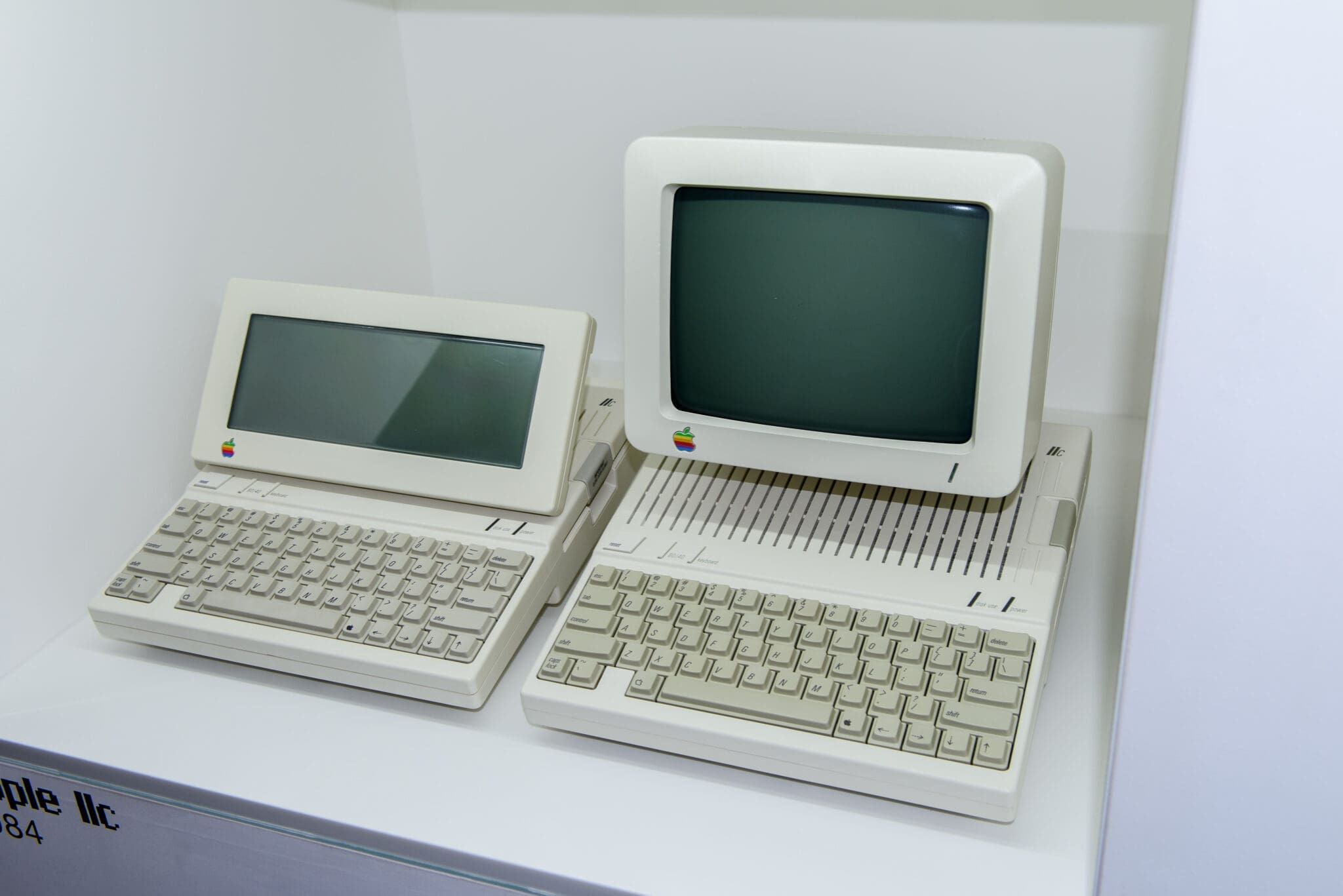 Tech Time Warp: Apple II Forever launches a tech mainstay—the Apple Event